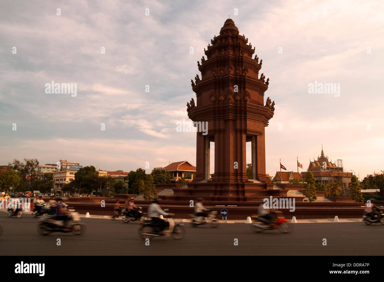 Large roundabout hi-res stock photography and images - Alamy