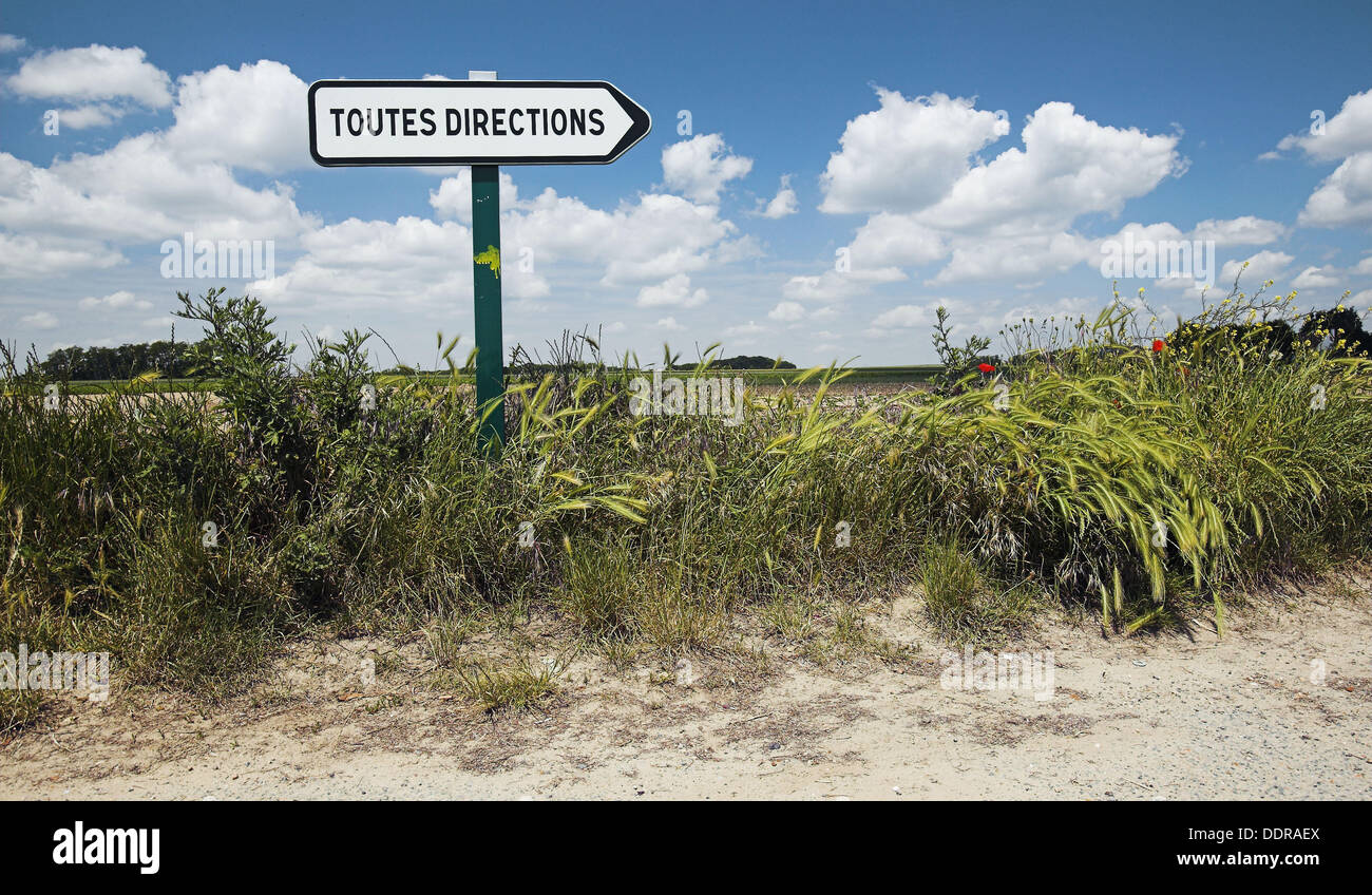 Toutes direction hi-res stock photography and images - Alamy