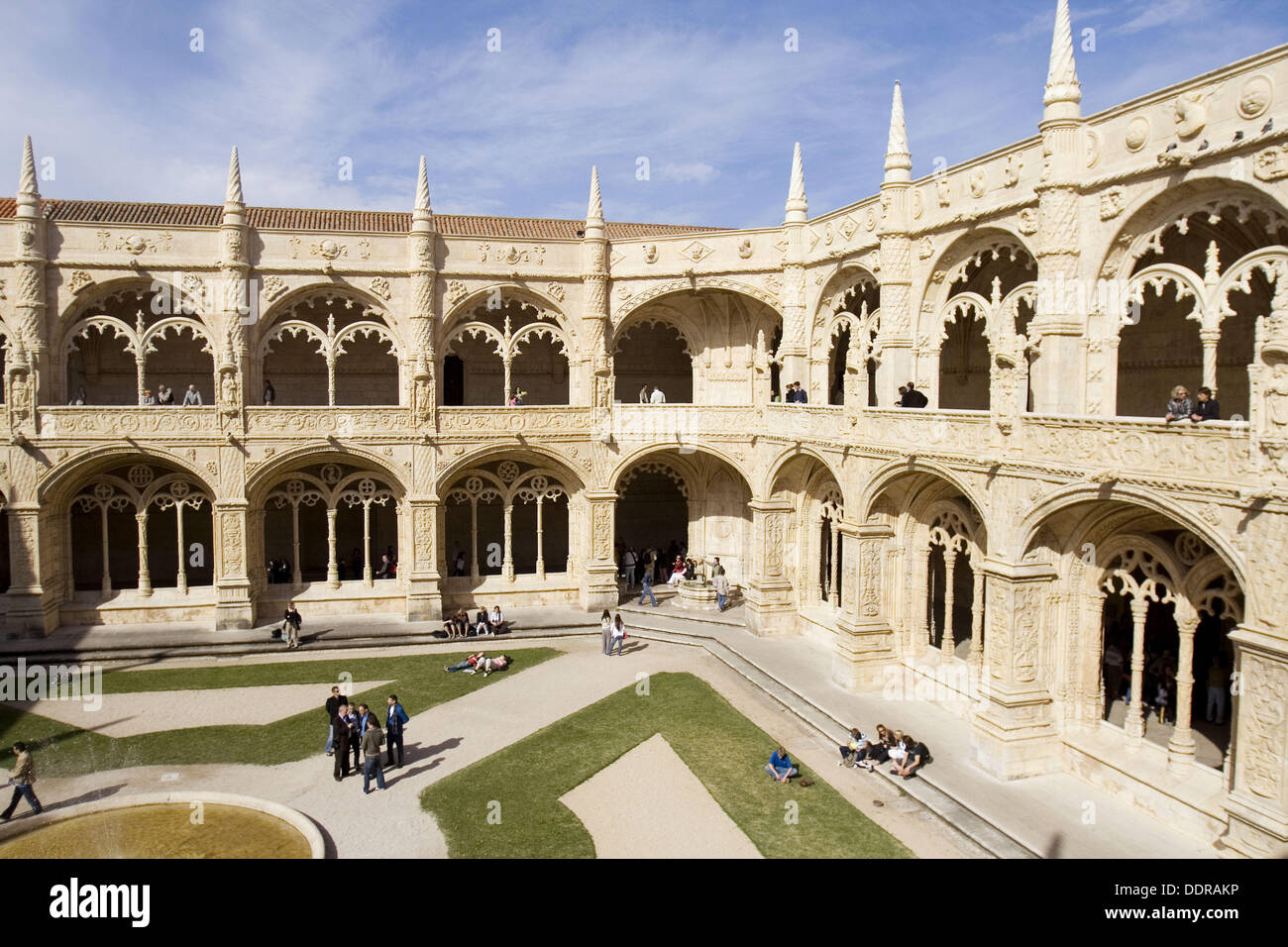 Gothic architecture interior hi-res stock photography and images - Alamy