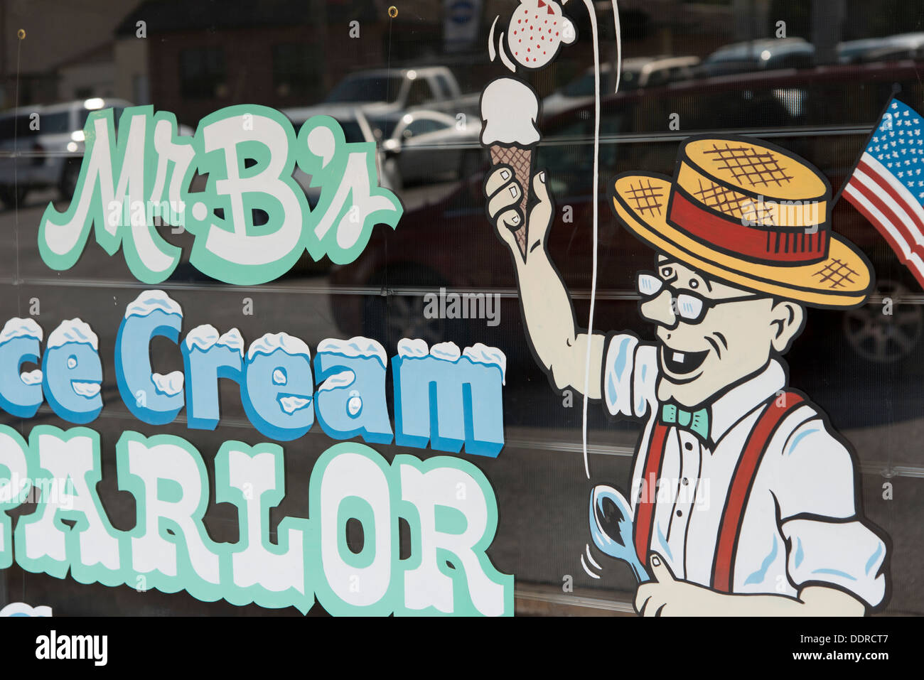 Ice cream parlor sign hi-res stock photography and images - Alamy