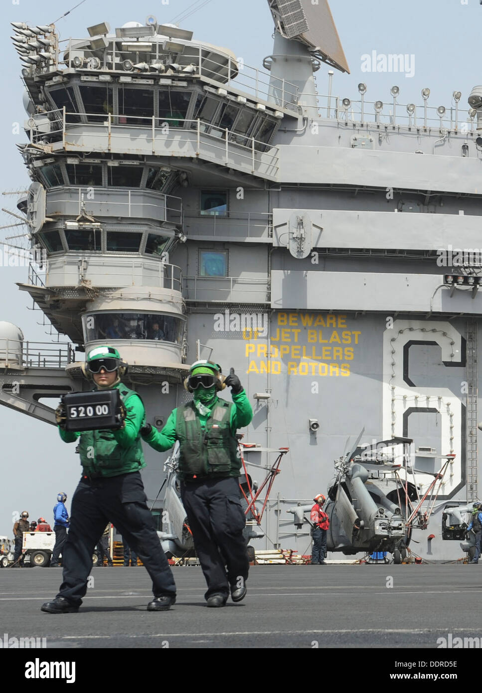 Flight deck work hi-res stock photography and images - Alamy