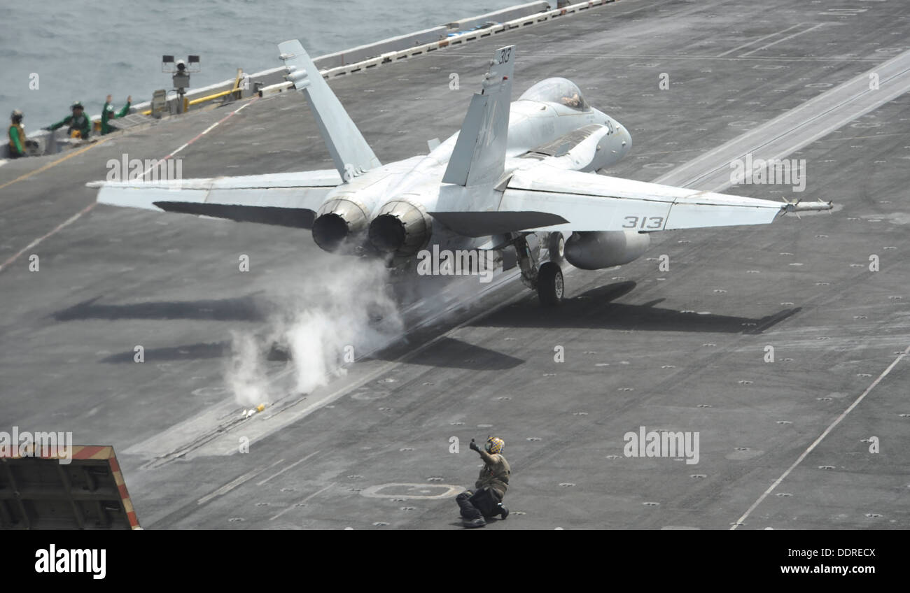 Uss nimitz blue diamonds navy hi-res stock photography and images - Alamy