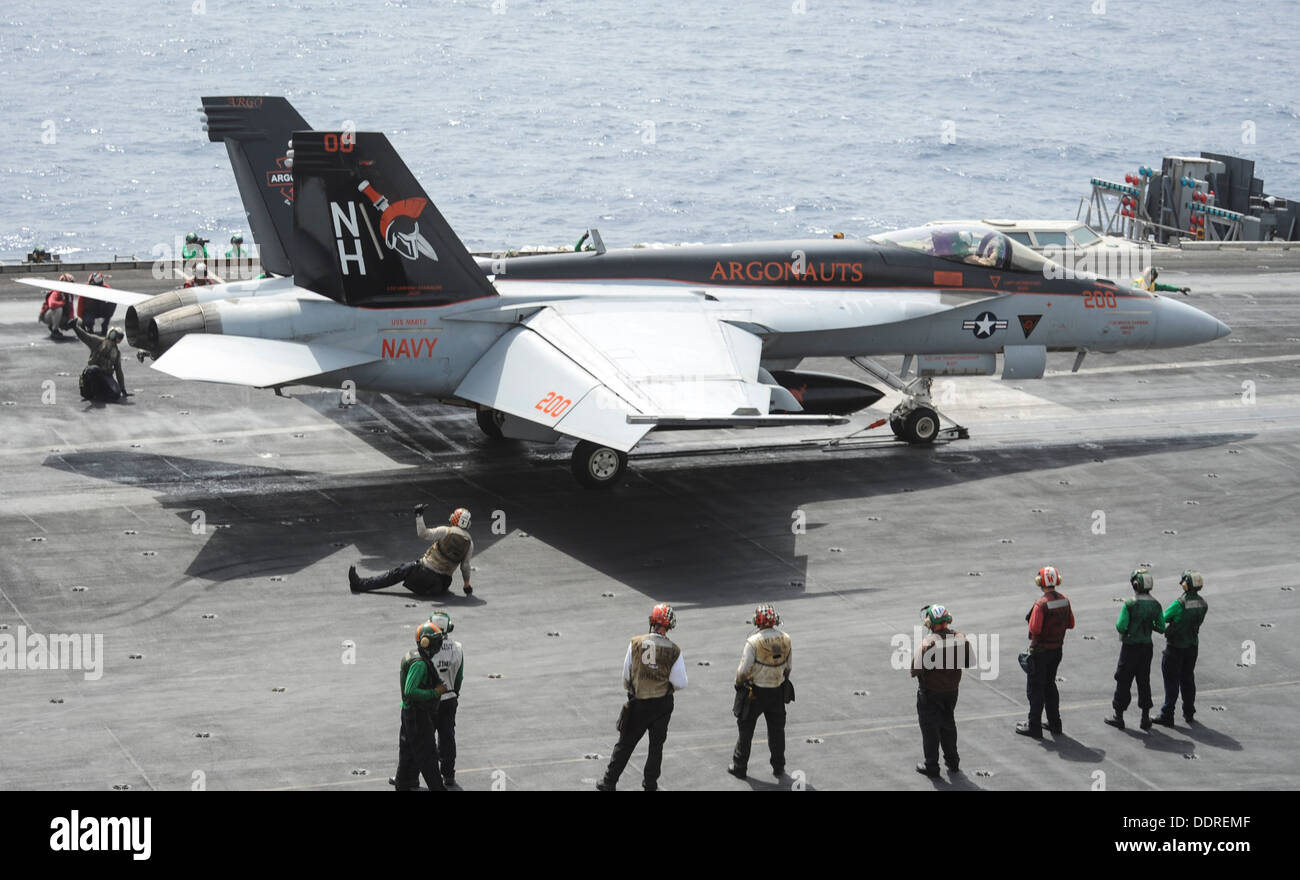 An F/A-18E Super Hornet assigned to the Argonauts of Strike Fighter ...