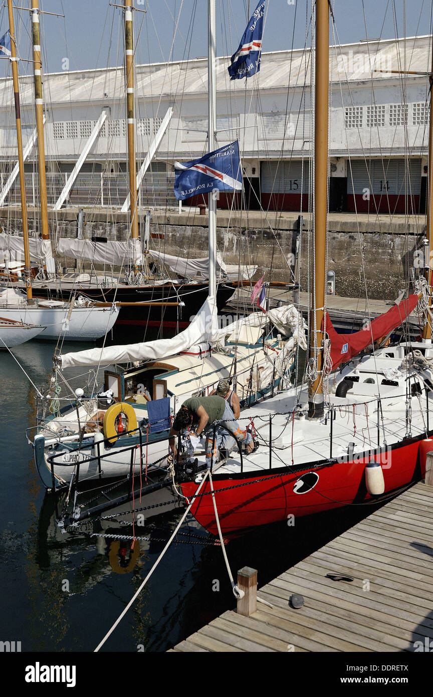 The joshua boat of bernard moitessier hi-res stock photography and ...
