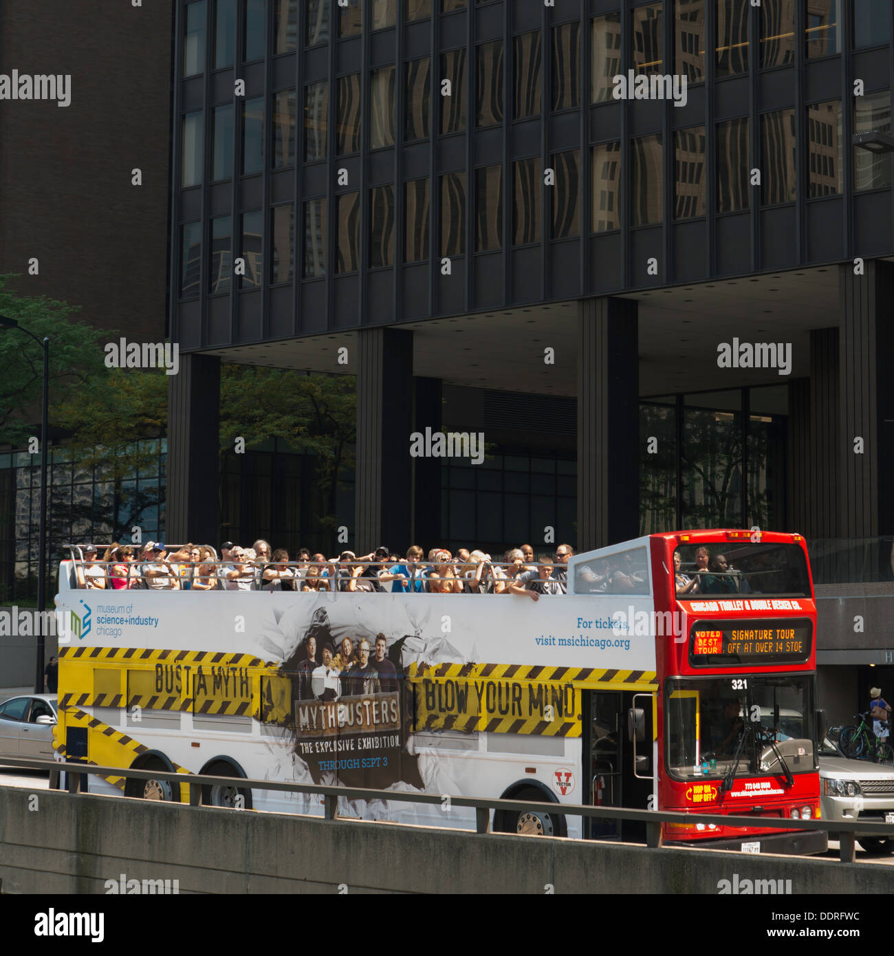 Open air bus hi-res stock photography and images - Alamy