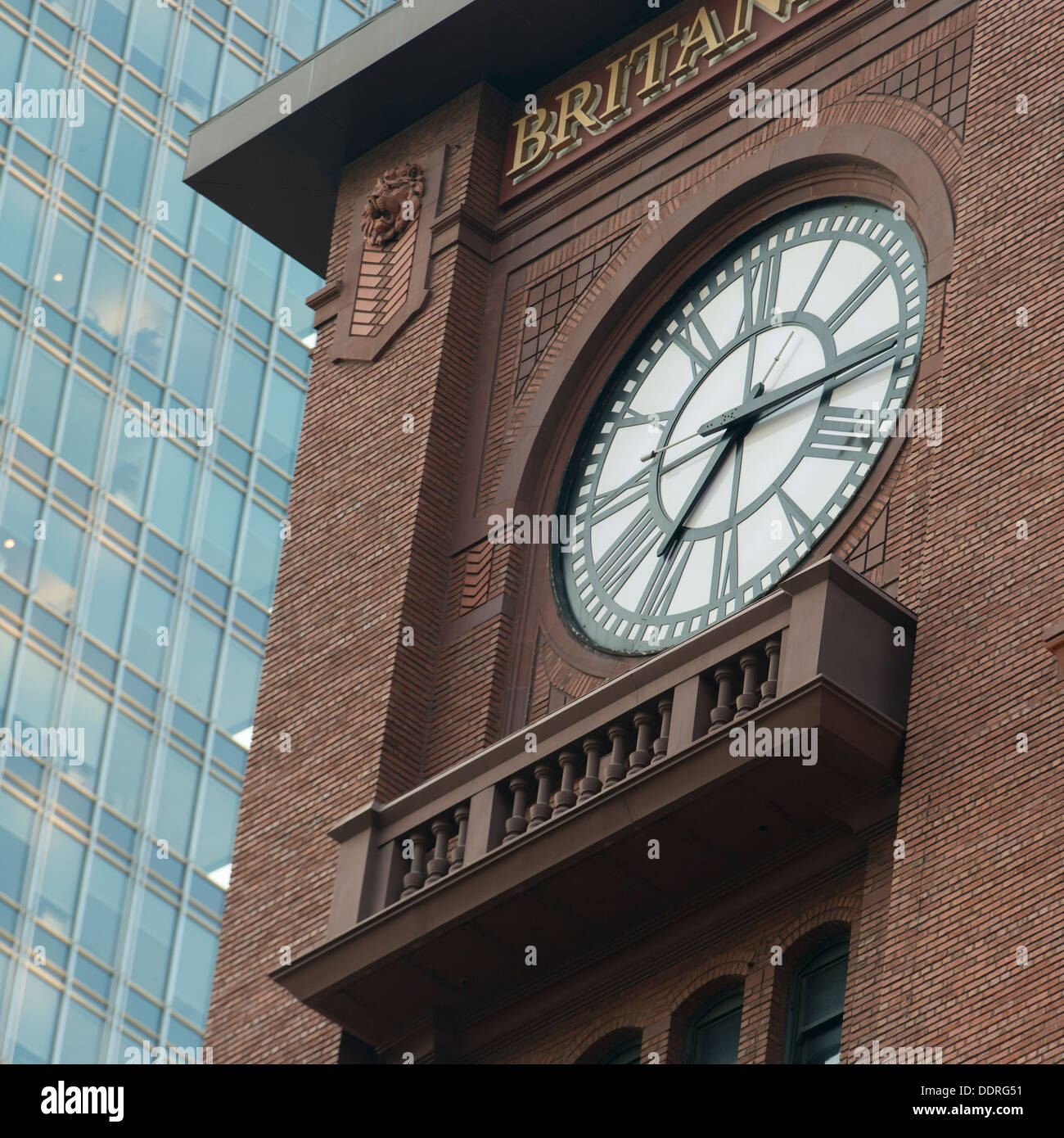 Chicago clock hi-res stock photography and images - Alamy