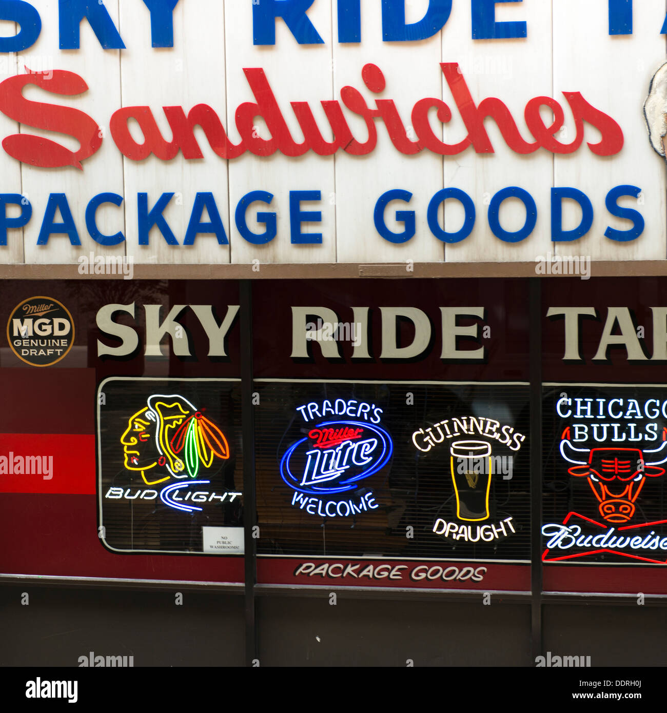 Advertising signage hi-res stock photography and images - Alamy