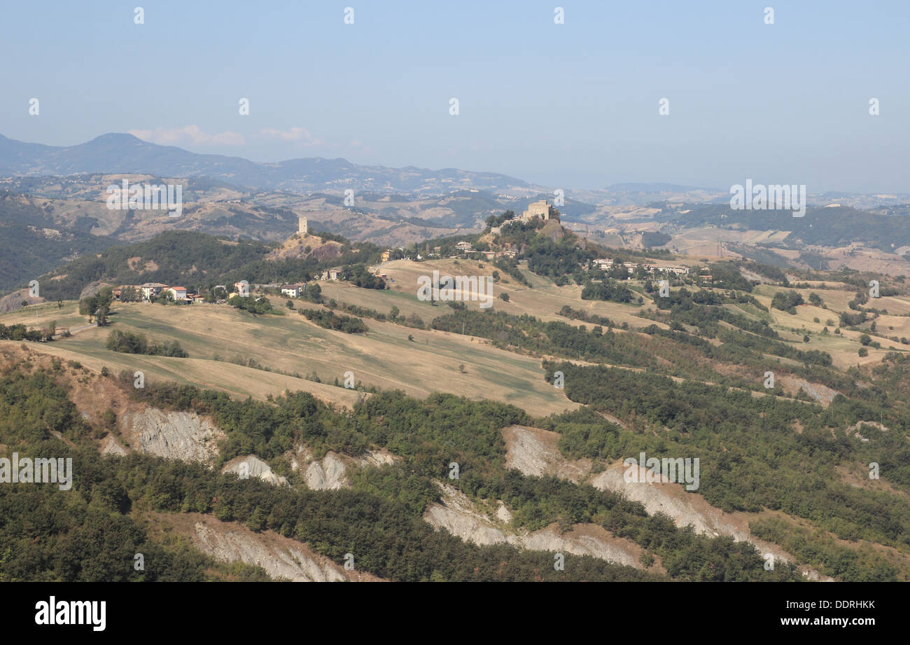 overview of the Rossena ancient town in Reggiano apennines, Italy Stock ...