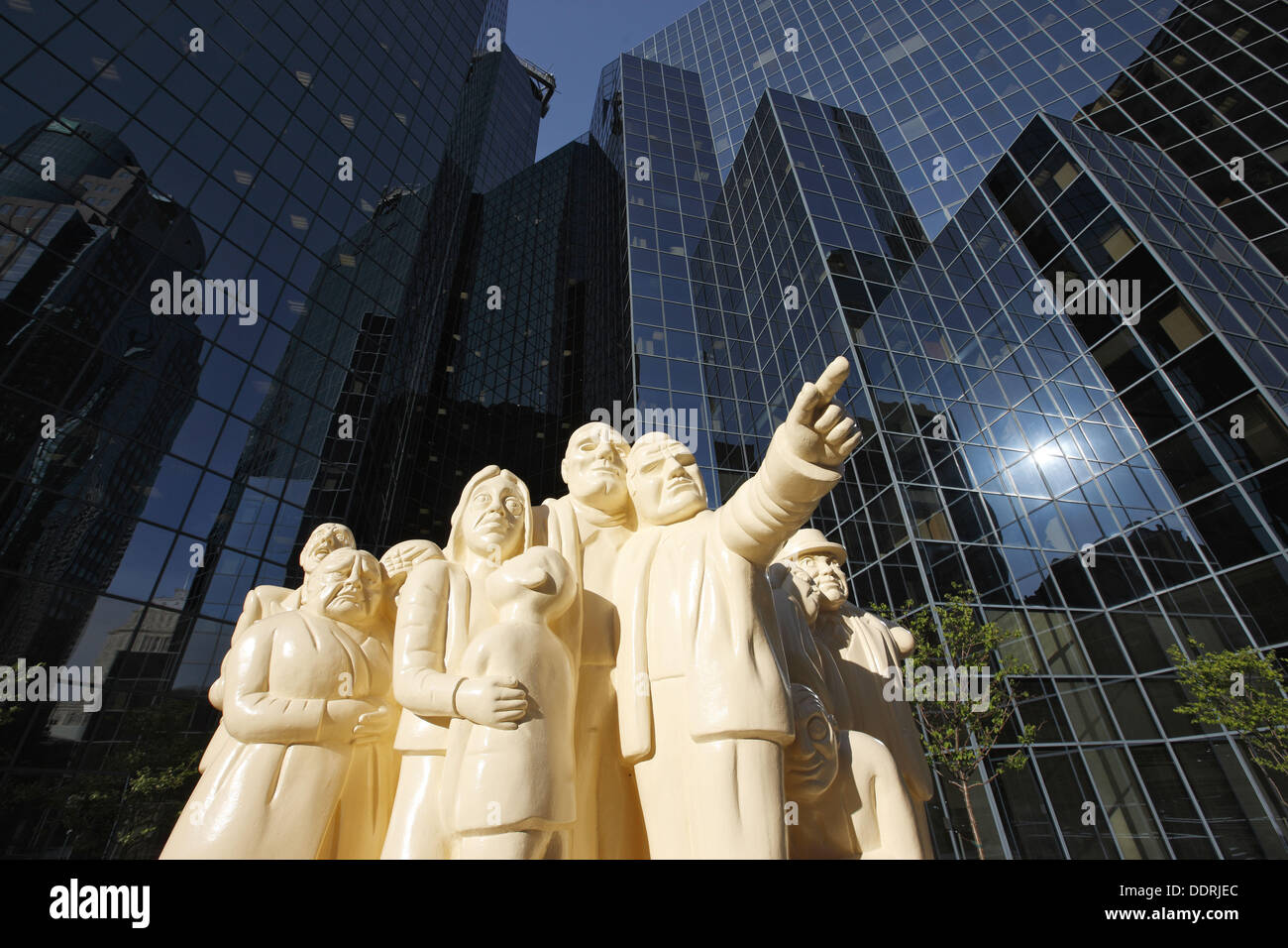 Raymond mason sculpture hi-res stock photography and images - Alamy