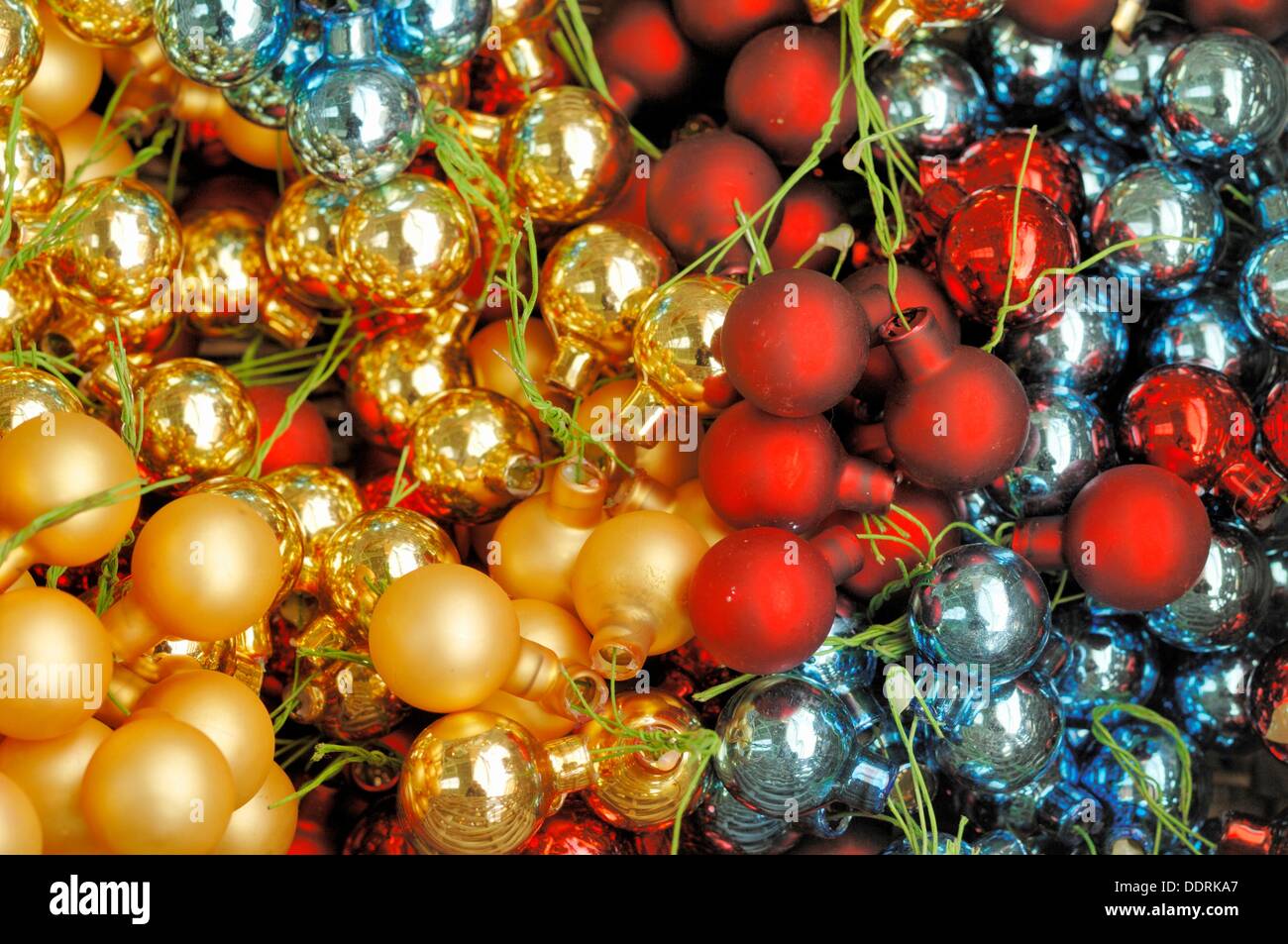 Colourful small balls hi-res stock photography and images - Alamy