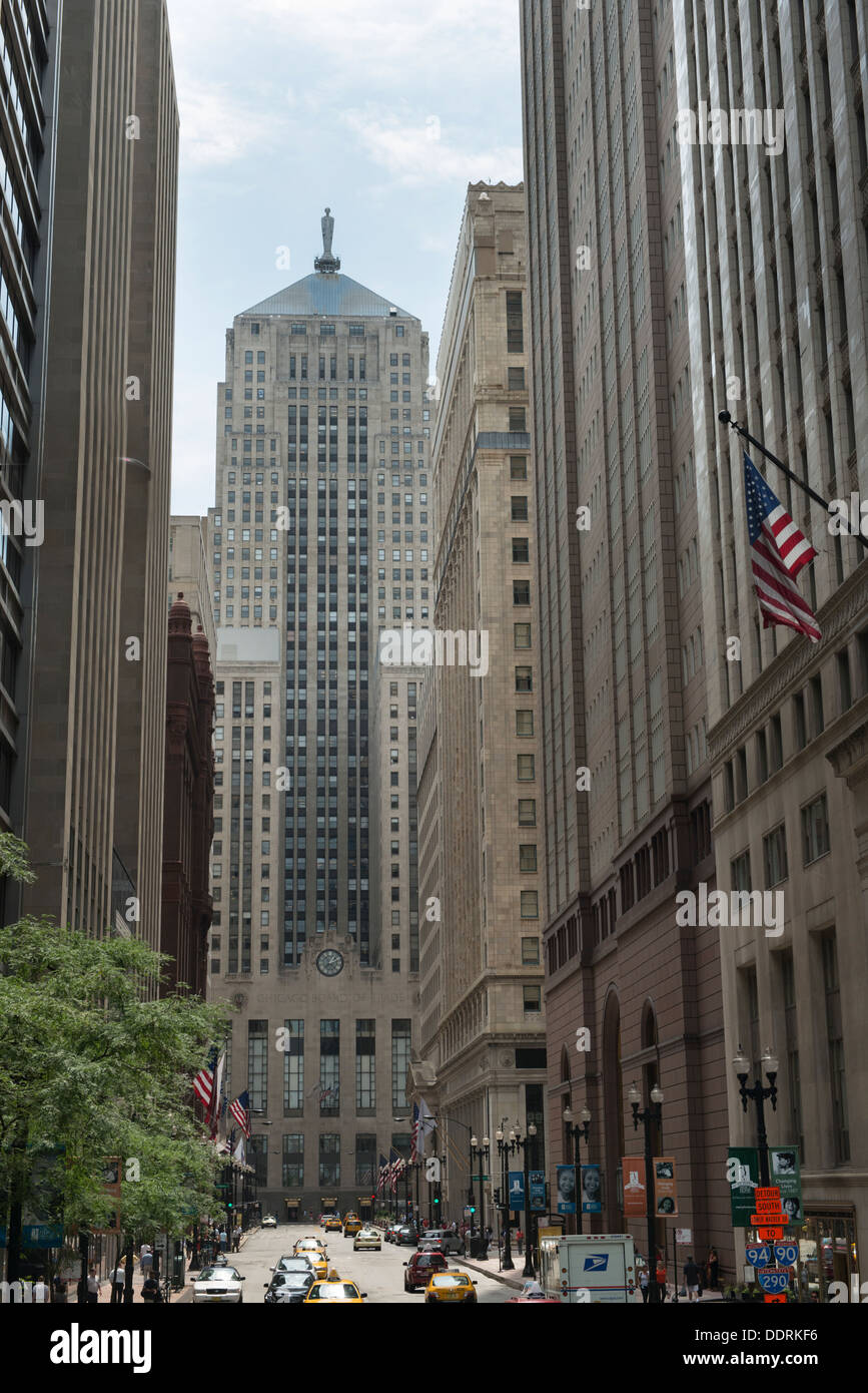 Street view and Skyscrapers in Chicago, Cook County, Illinois, USA ...