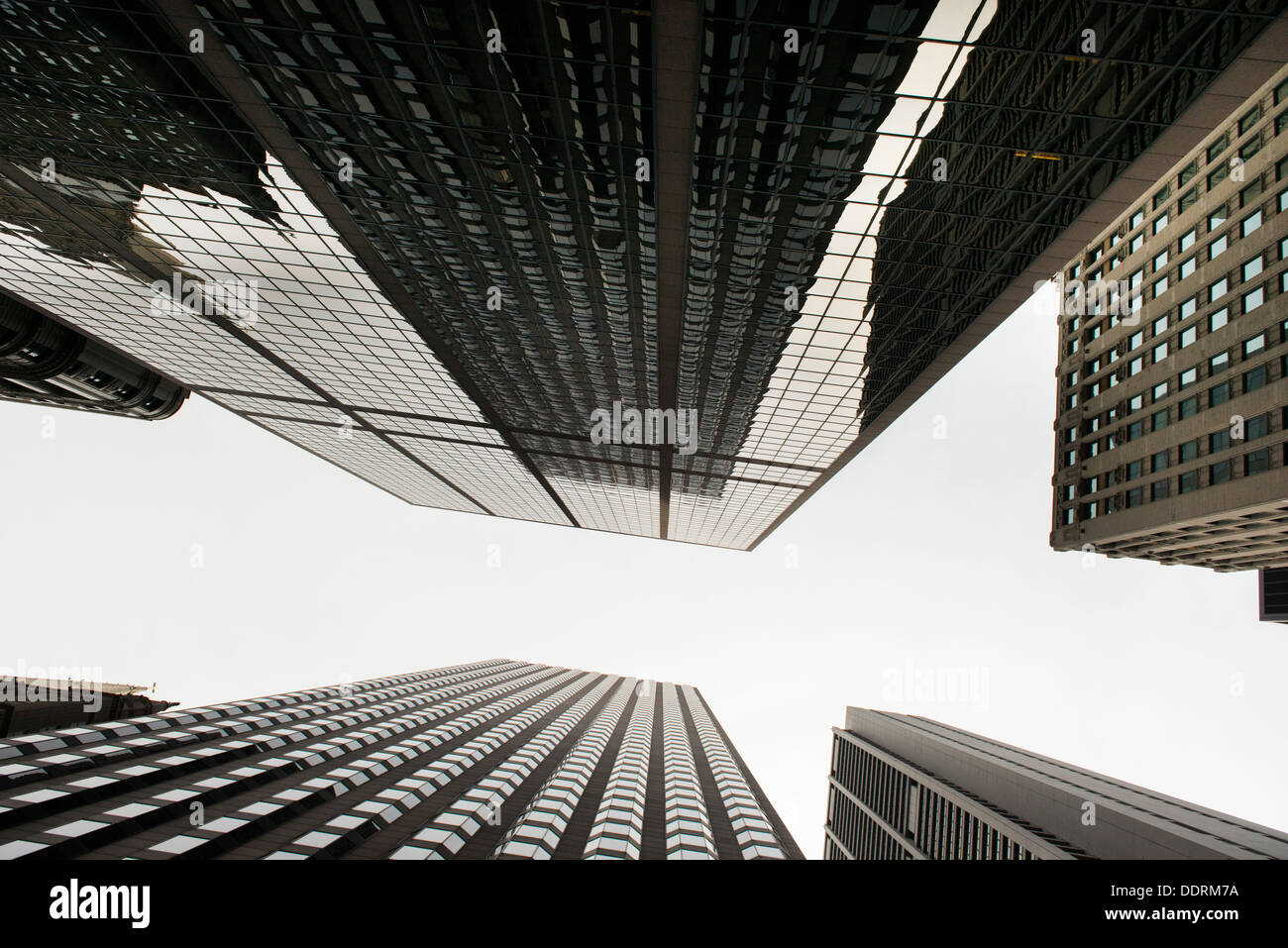 Chicago illinois usa madison street hi-res stock photography and images ...