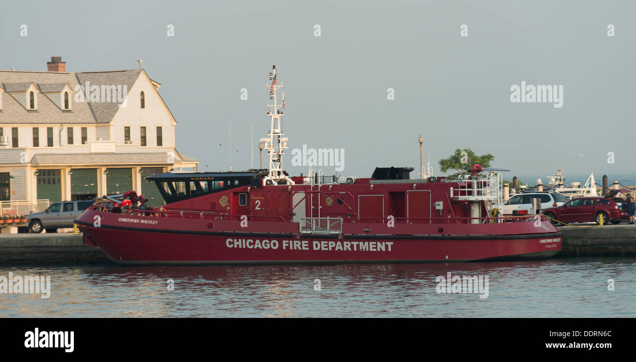 Chicago fireboat hi-res stock photography and images - Alamy