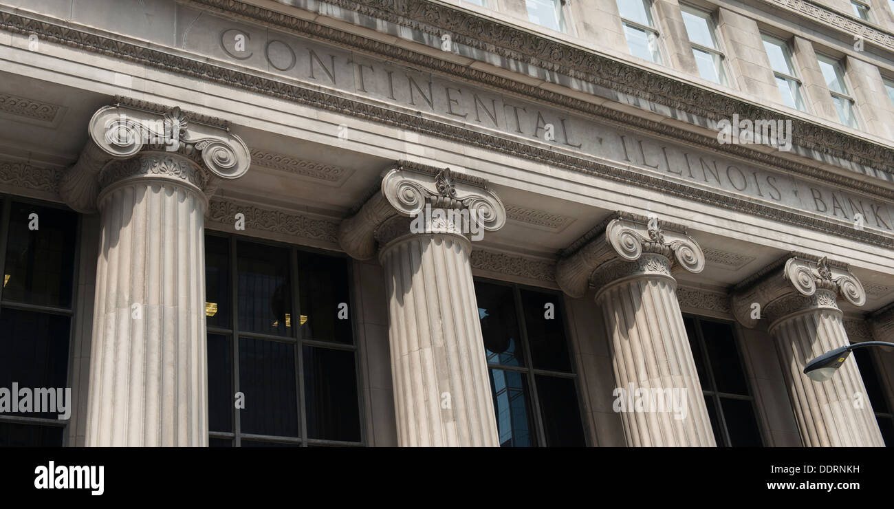 Low angle view of a bank building, Continental Illinois, LaSalle Street ...