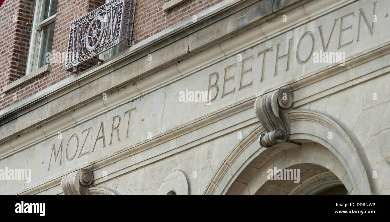 Chicago symphony center hi-res stock photography and images - Alamy