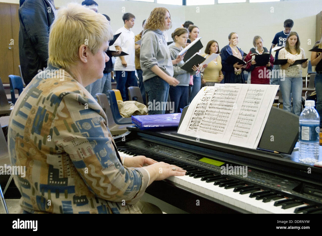 School choir classroom hi-res stock photography and images - Alamy