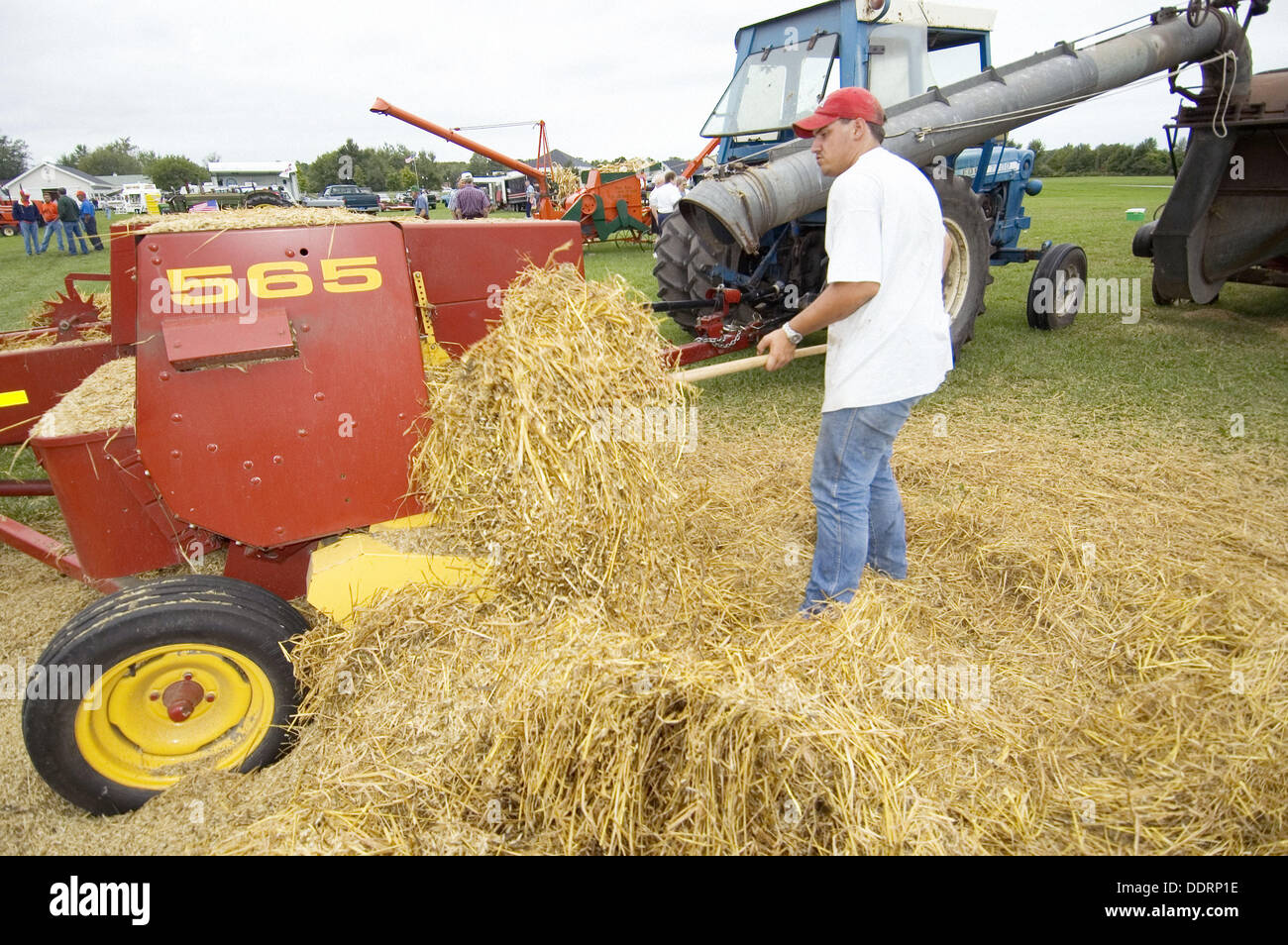 Thrashing image hi-res stock photography and images - Alamy