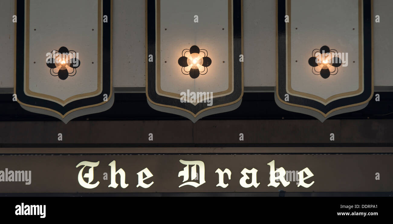 Chicago the drake hotel hi-res stock photography and images - Alamy