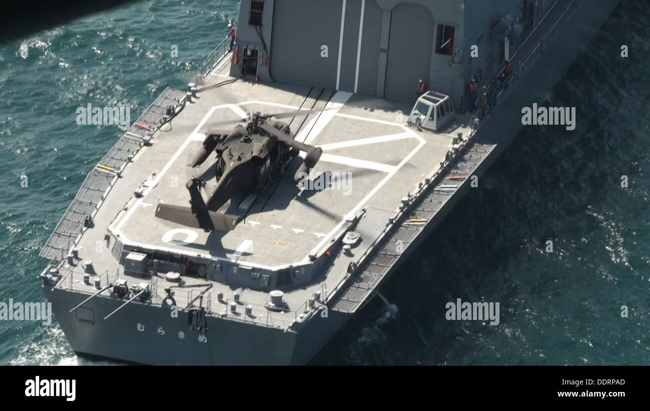 The Japan Maritime Self-Defense Force destroyer 'Murasame' continues to ...