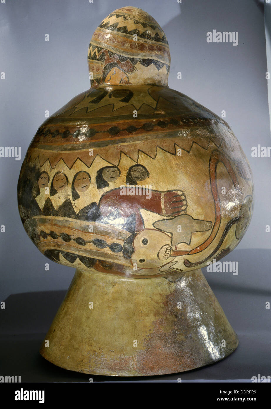 Nazca pottery hi-res stock photography and images - Alamy
