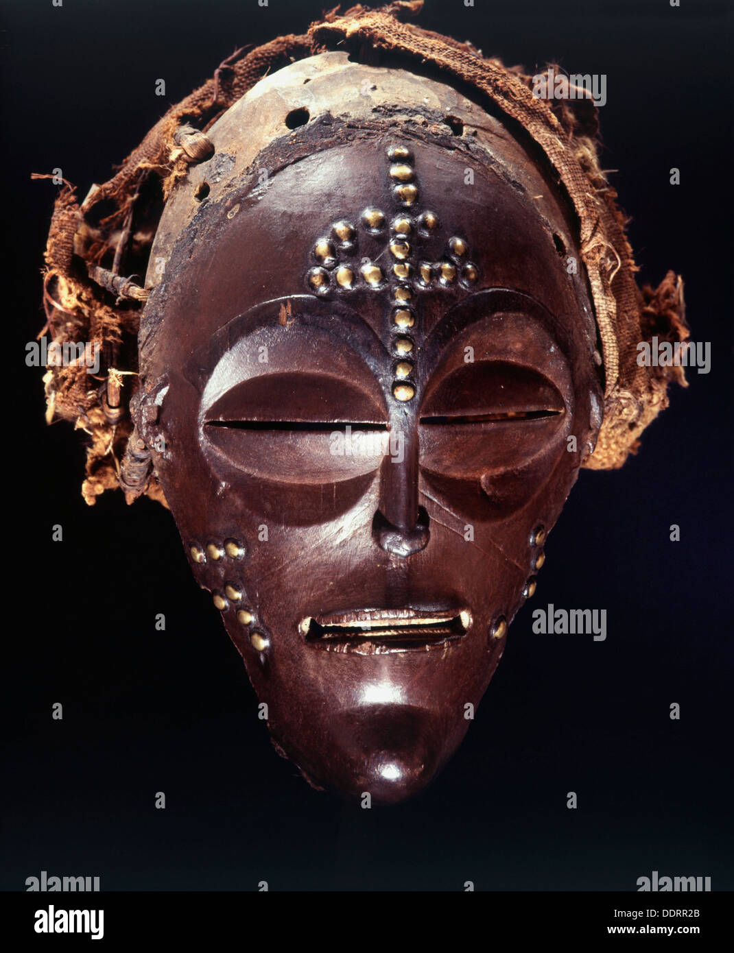 African dance mask 20th century hi-res stock photography and images - Alamy