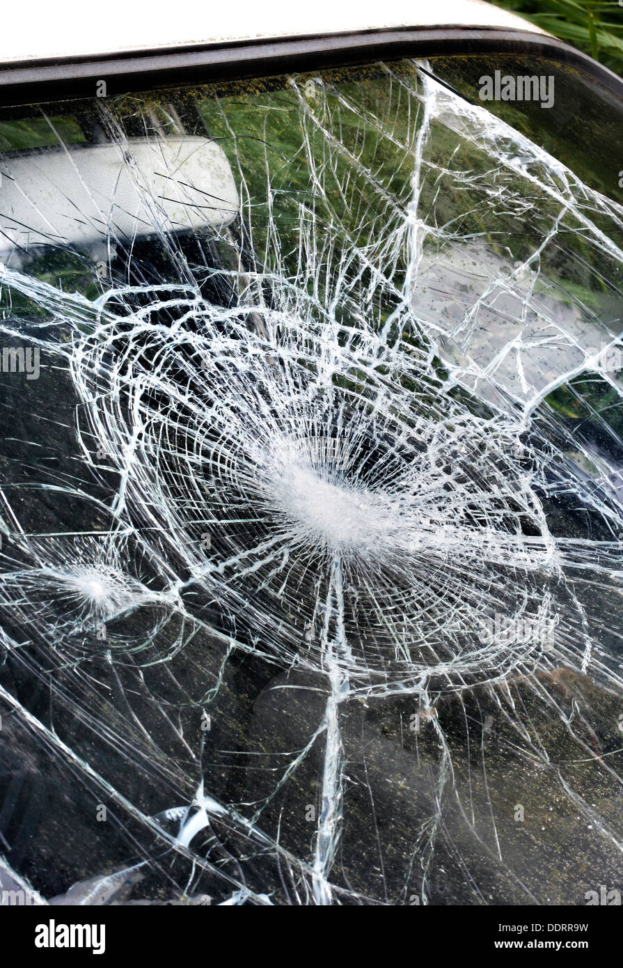 Fracture pane hi-res stock photography and images - Alamy