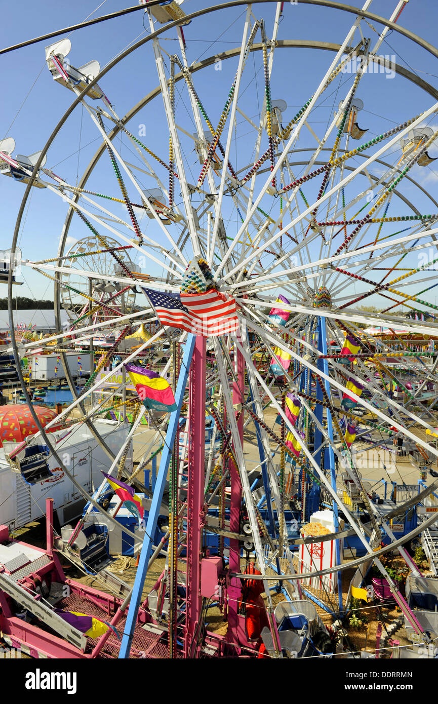 Midway at the florida state fair hi-res stock photography and images ...
