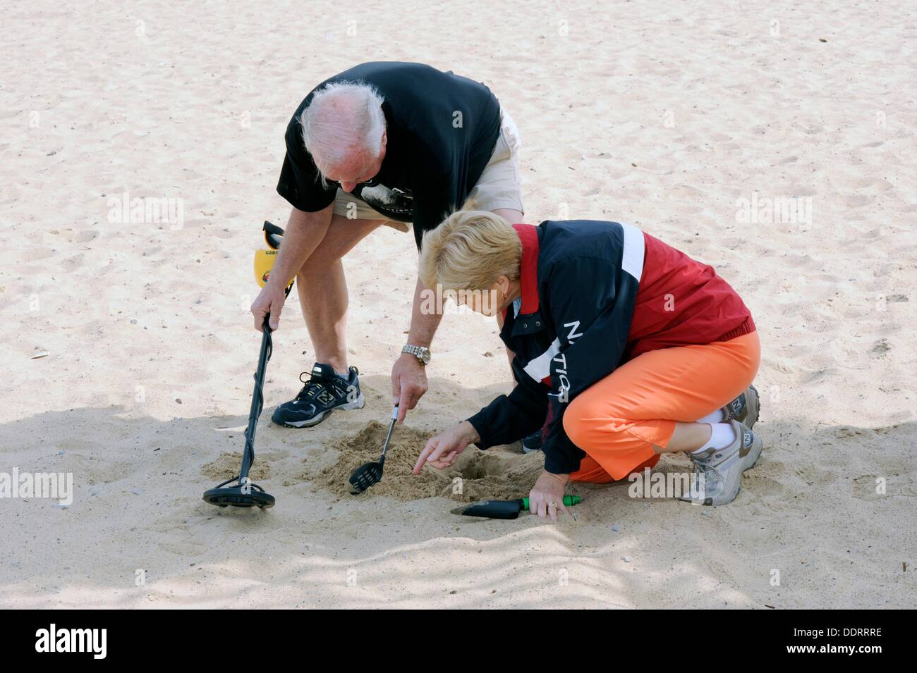 Scour the beach hi-res stock photography and images - Alamy