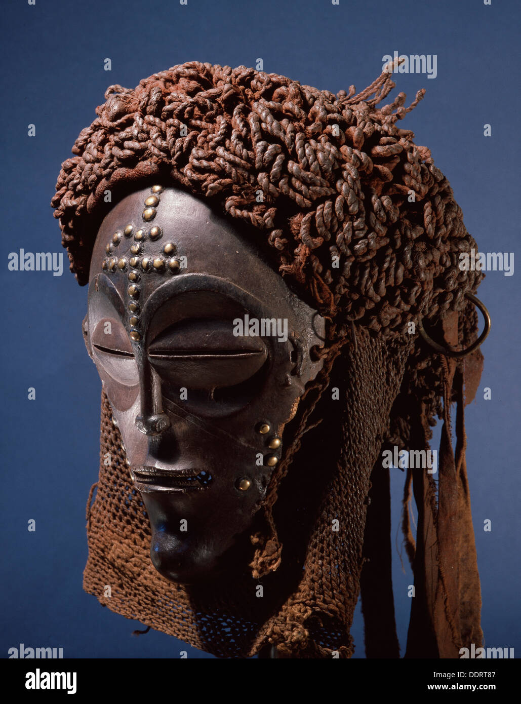 Congolese mask dance hi-res stock photography and images - Alamy