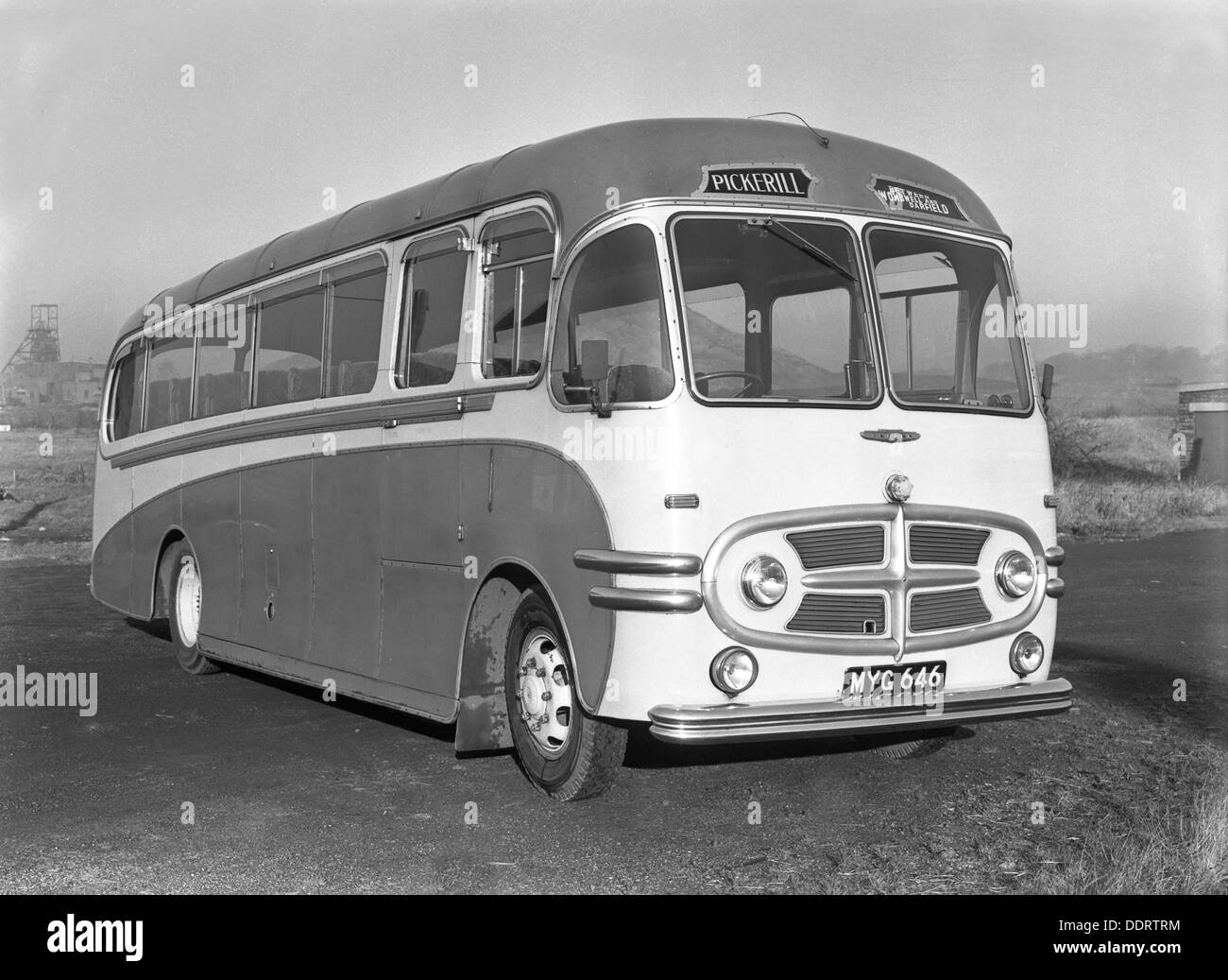 1950's coach vehicle hi-res stock photography and images - Alamy