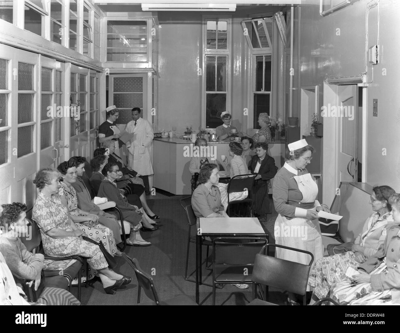 1950s nurse britain hi-res stock photography and images - Alamy