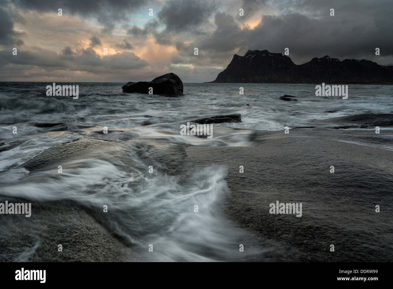 Tidal pools and waves hi-res stock photography and images - Alamy