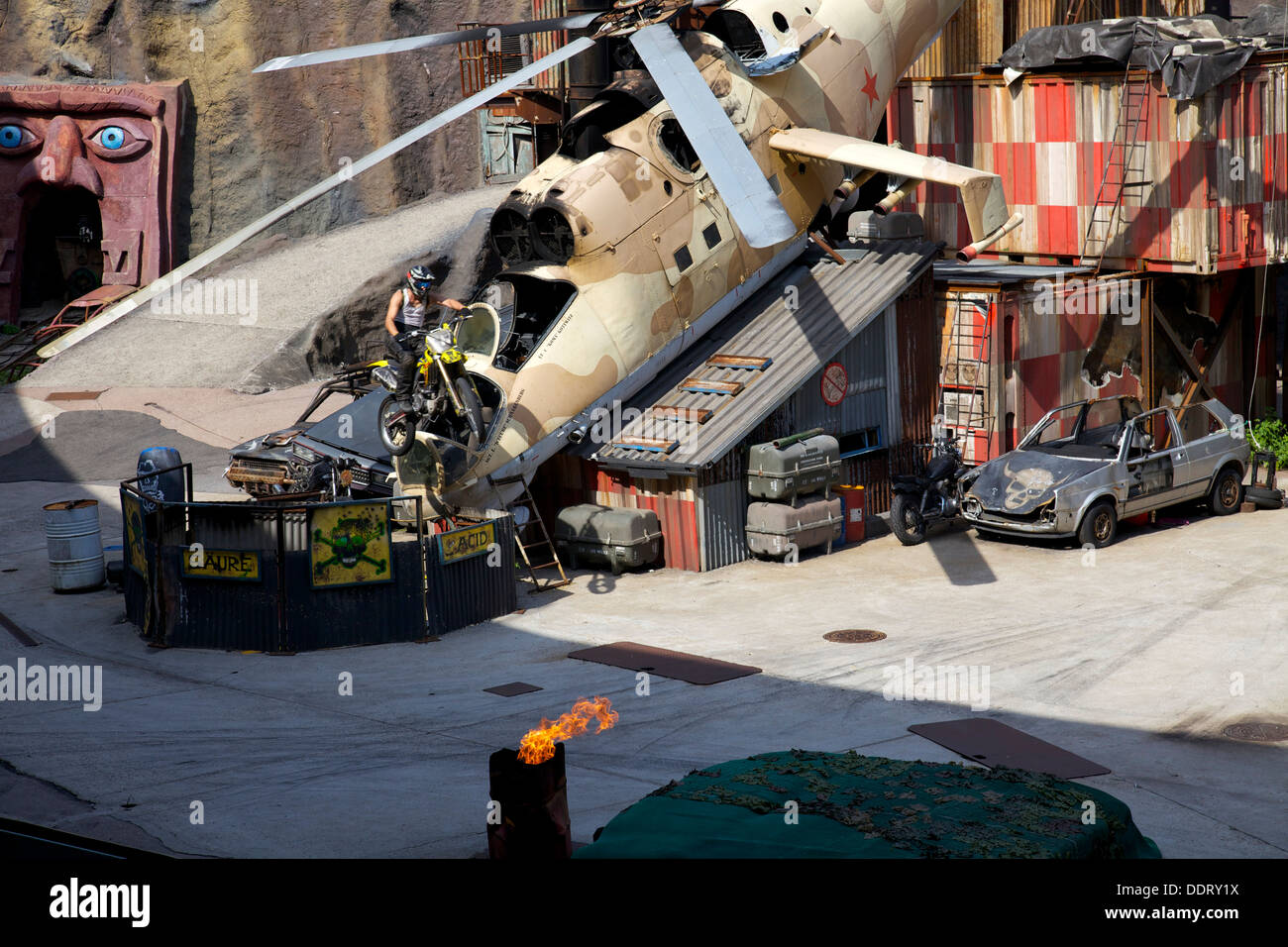 Stuntman show at Filmpark Babelsberg, Potsdam, Germany Stock Photo - Alamy