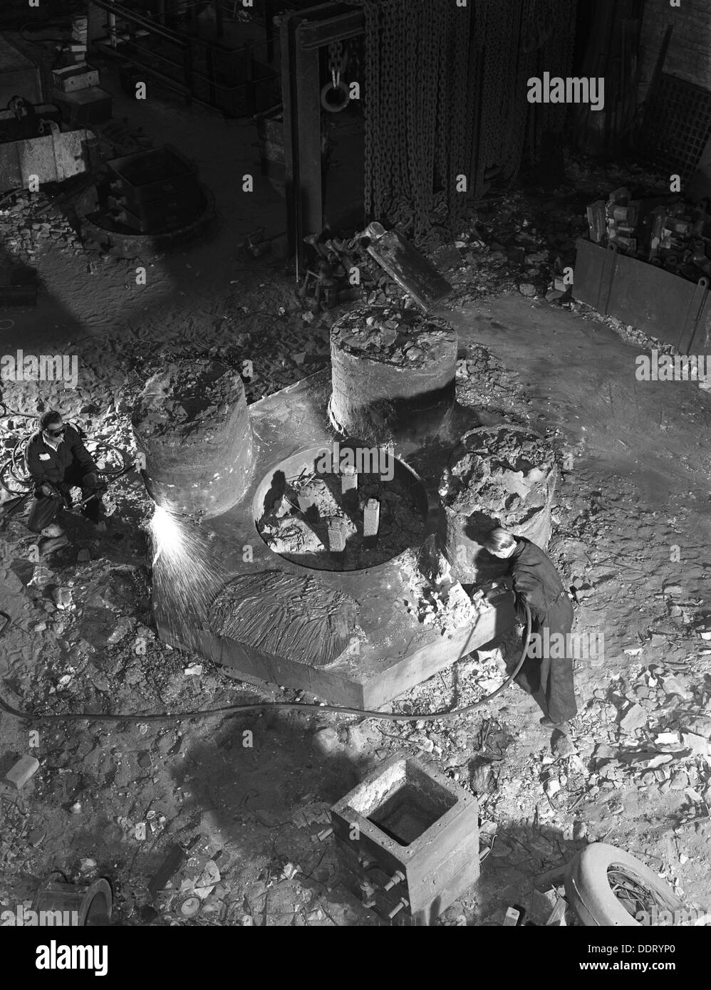 Steel workers sheffield Black and White Stock Photos & Images - Alamy