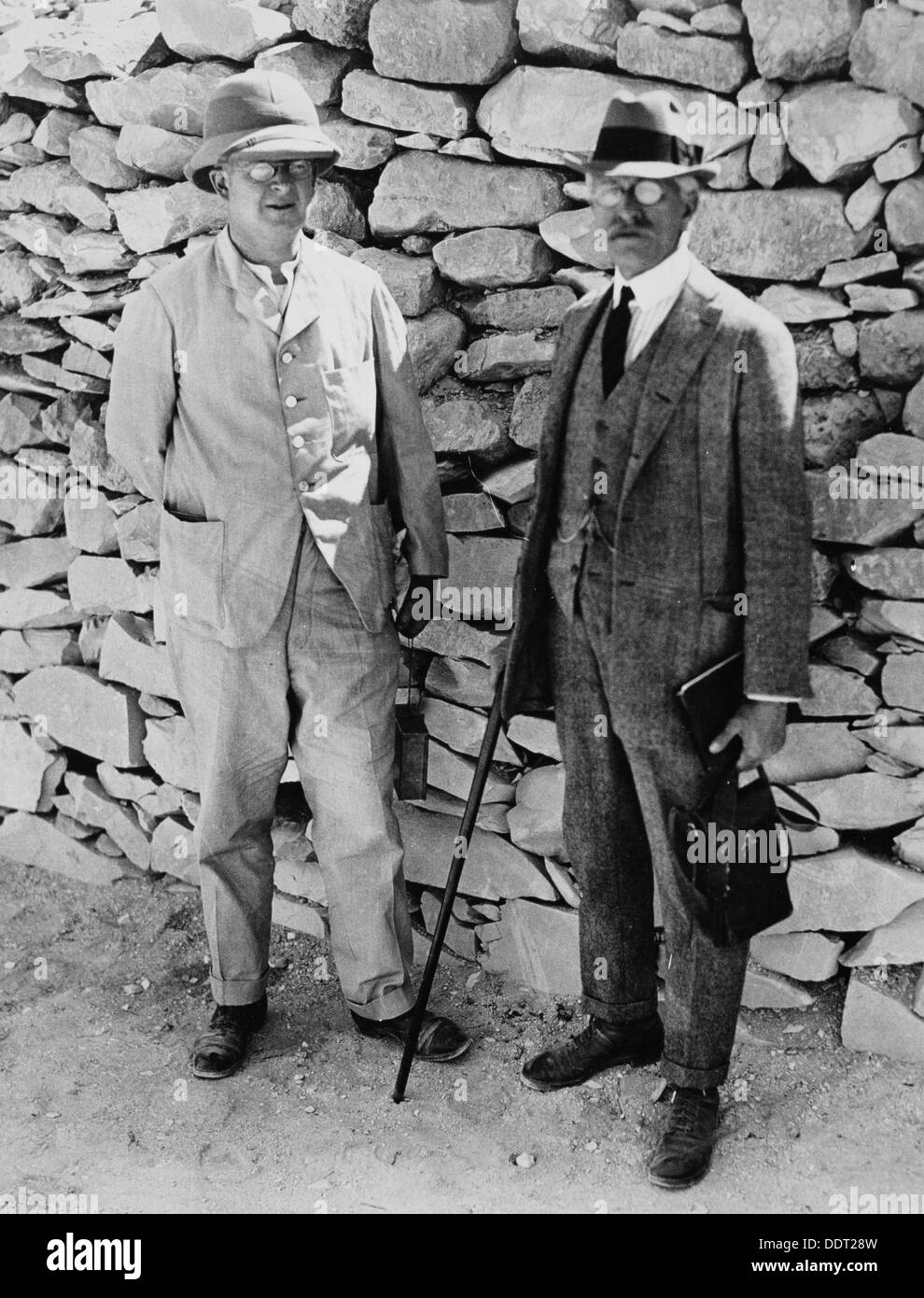 Tomb of tutankhamun harry burton High Resolution Stock Photography and ...