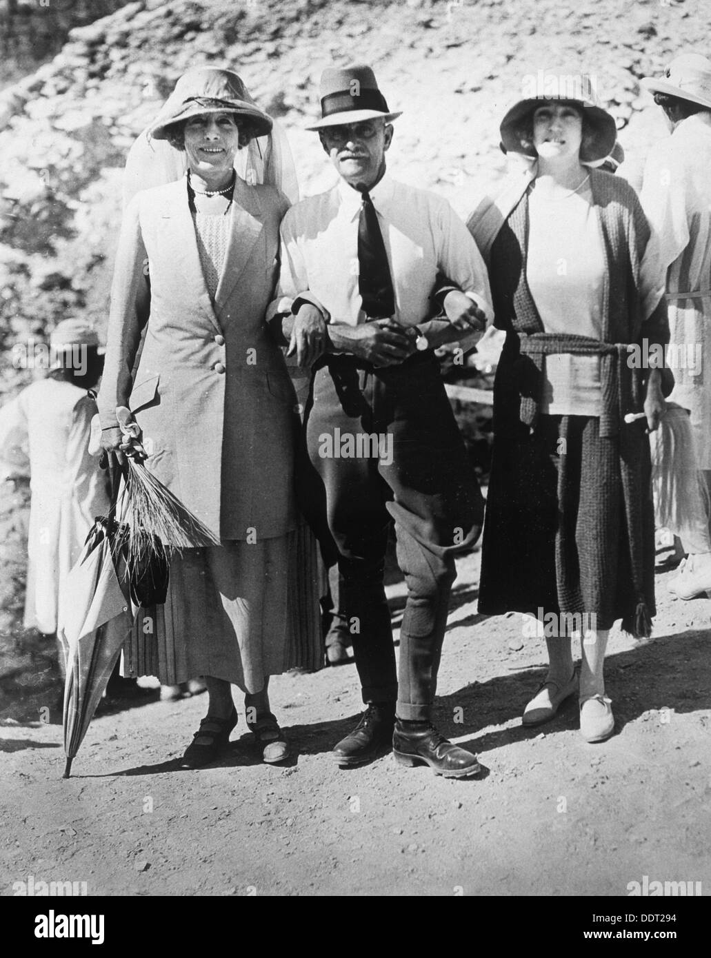 Tomb of tutankhamun harry burton High Resolution Stock Photography and ...