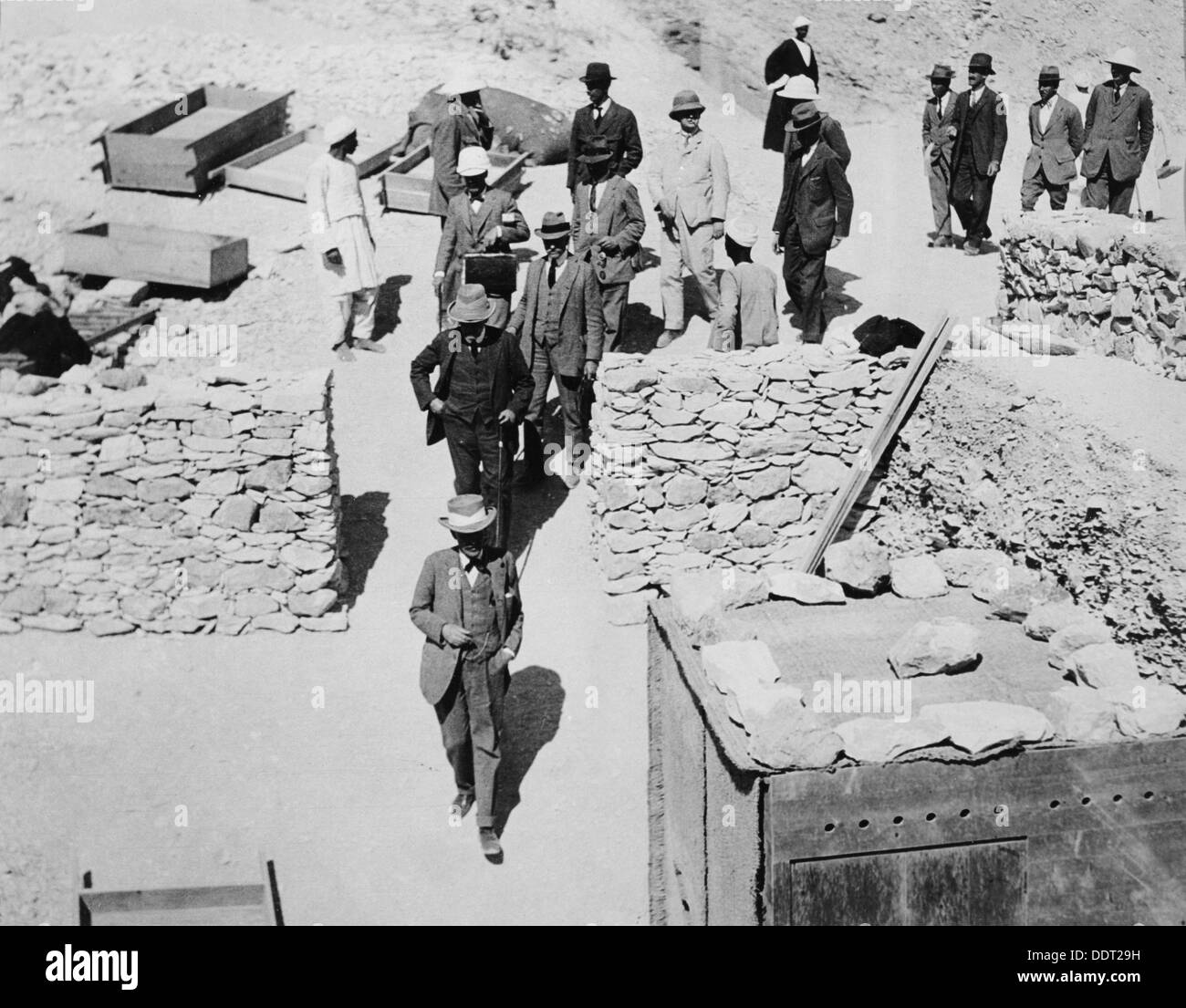 Tomb of tutankhamun harry burton High Resolution Stock Photography and ...