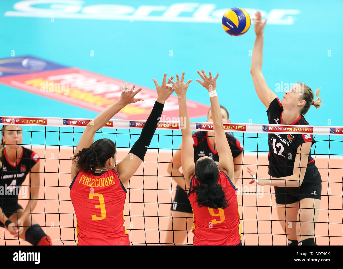 In action against isabel fernandez of spain hi-res stock photography ...