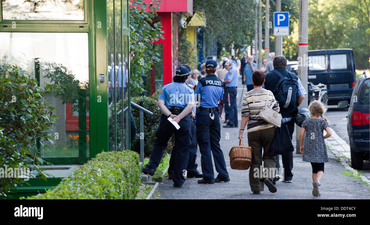 Radius meter hi-res stock photography and images - Alamy