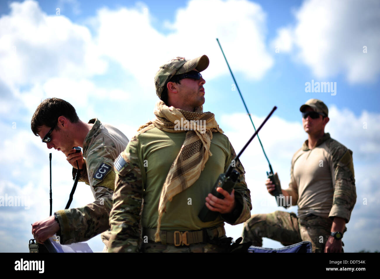 U.S. Air Force combat controllers from the 21st Special Tactics ...