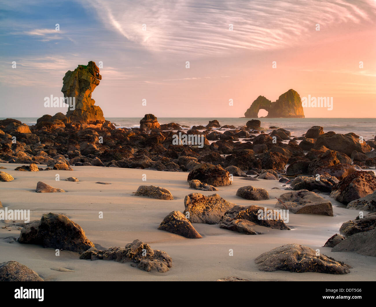 Mack arch hi-res stock photography and images - Alamy