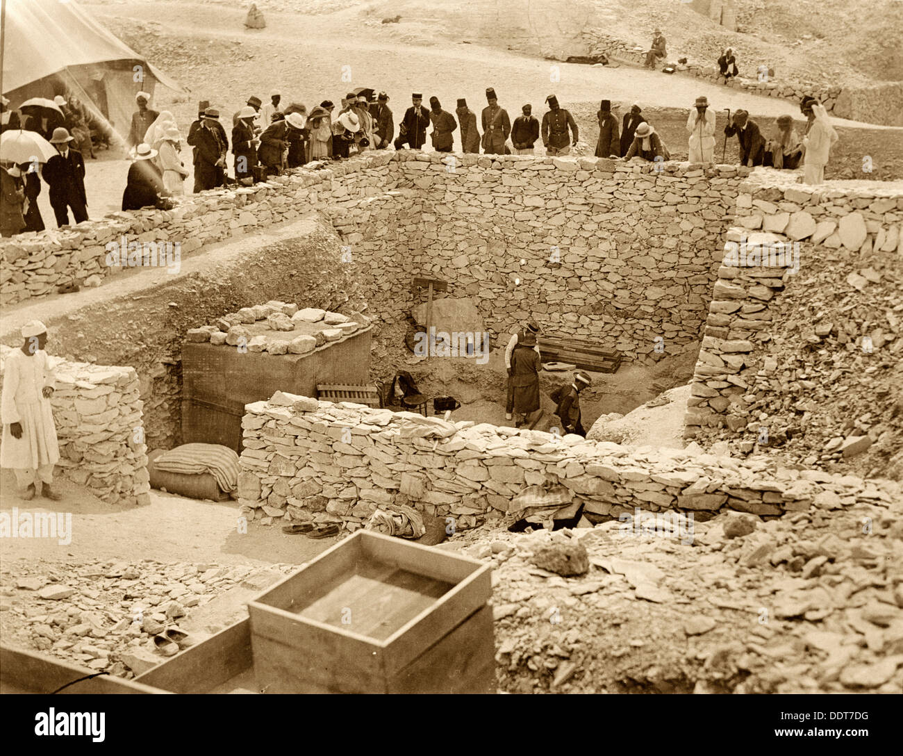 Tomb of tutankhamun harry burton High Resolution Stock Photography and ...
