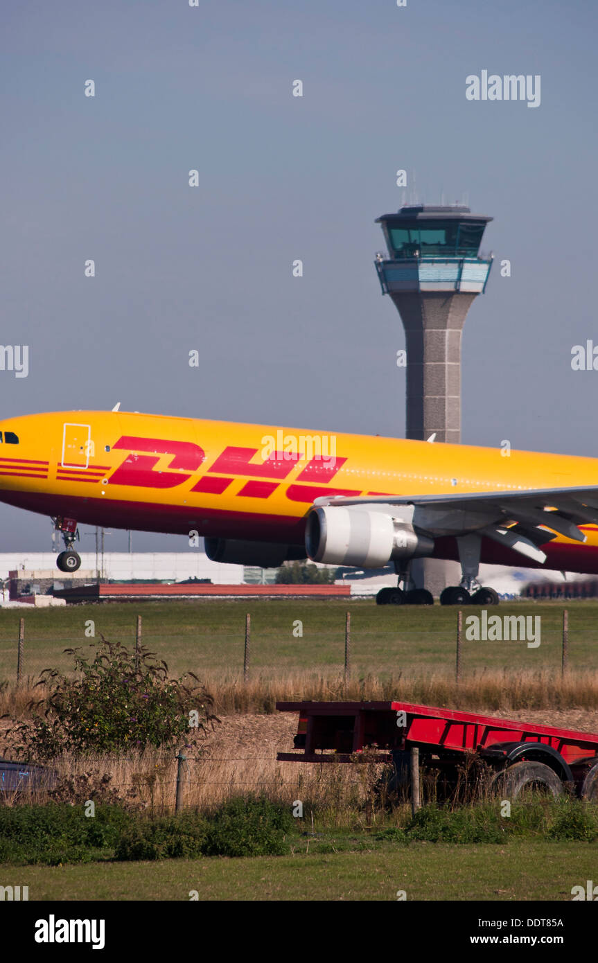 DHL cargo plane taking off from Luton airport Stock Photo - Alamy