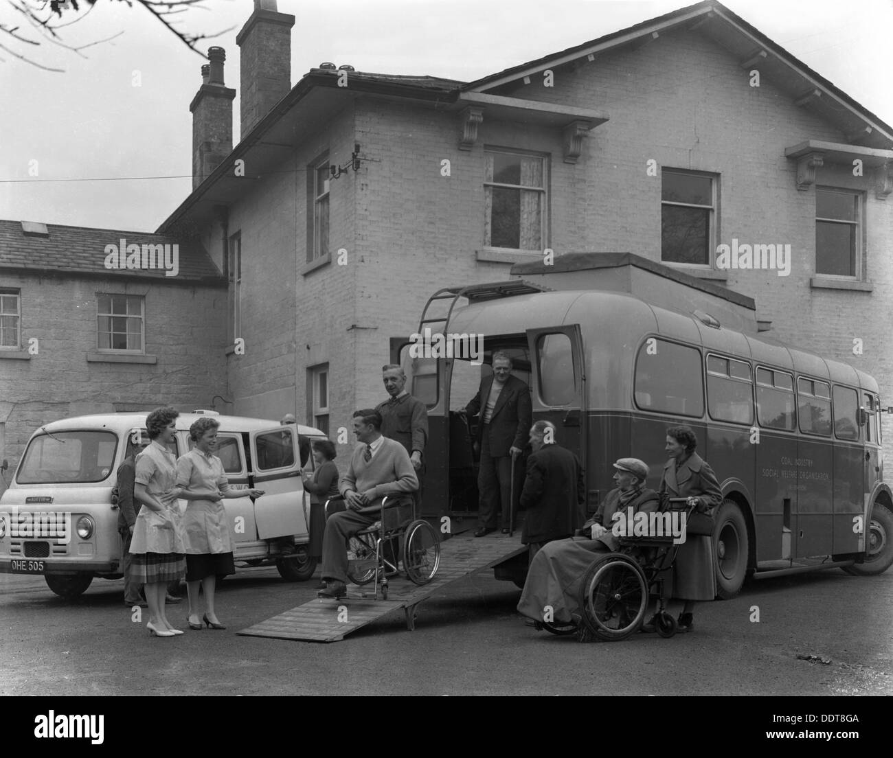 1960 bus hi-res stock photography and images - Alamy