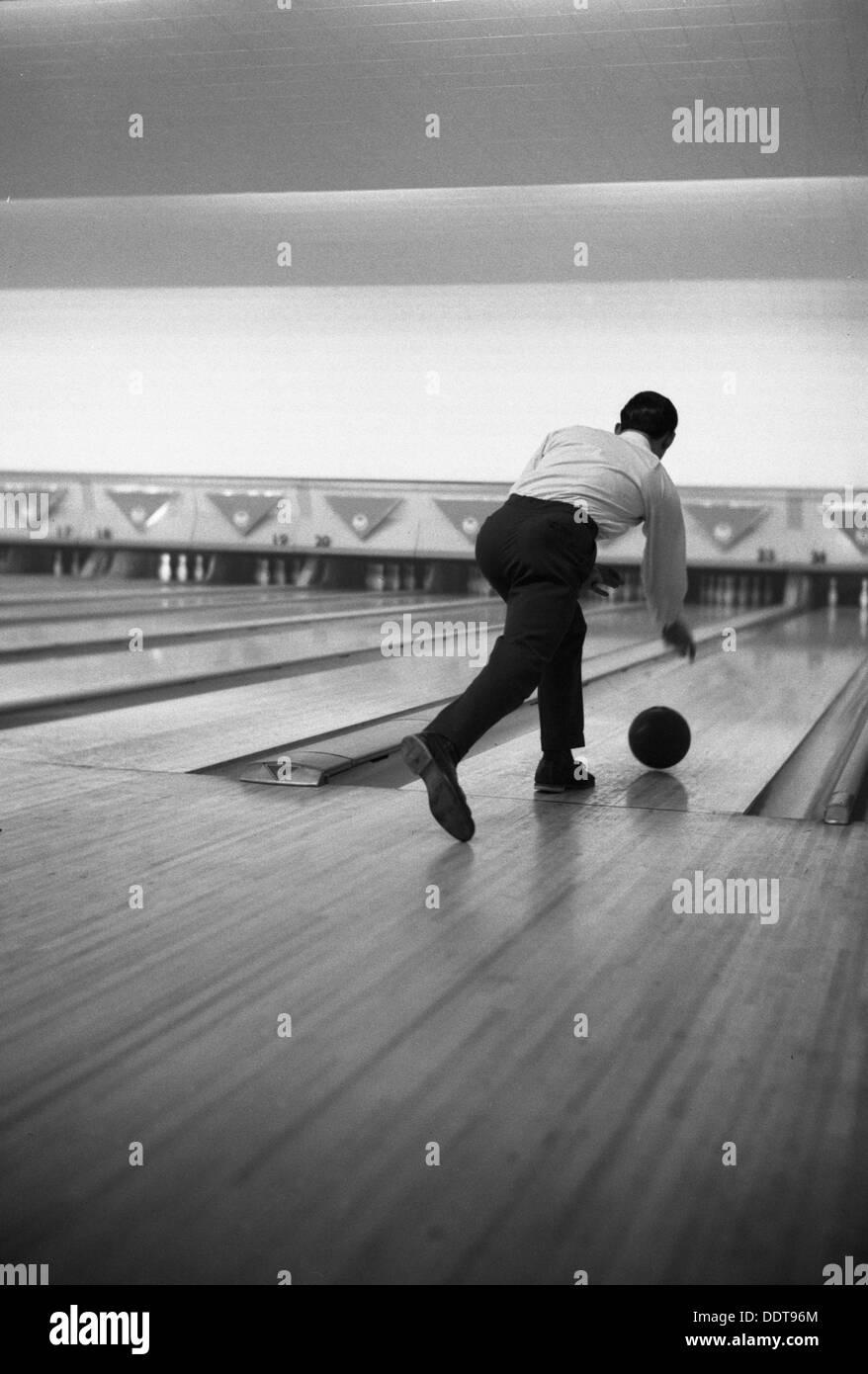 Ten pin bowling, Sheffield, South Yorkshire, 1964. Artist: Michael ...