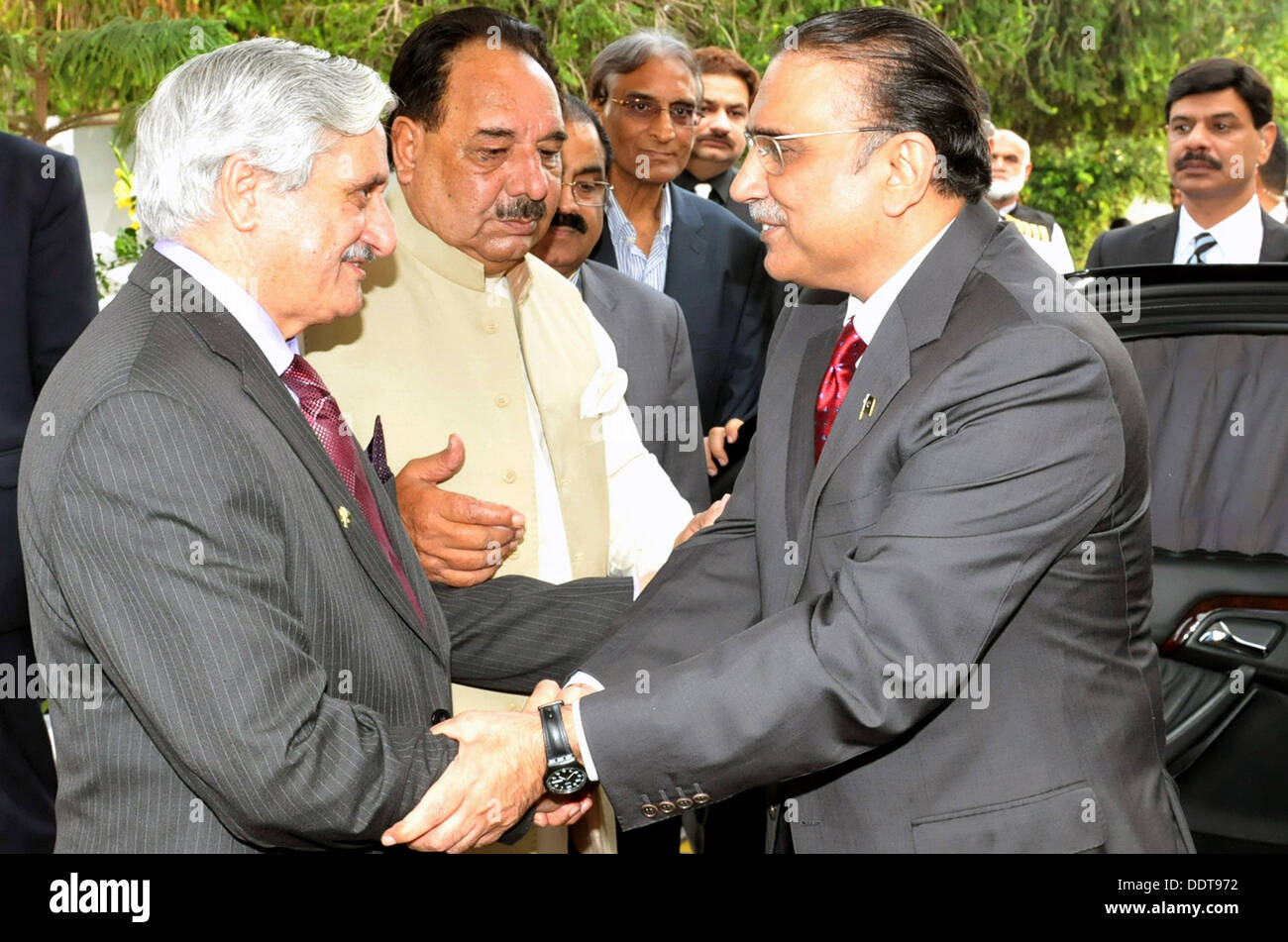 Azad jammu kashmir ajk president hi-res stock photography and images ...