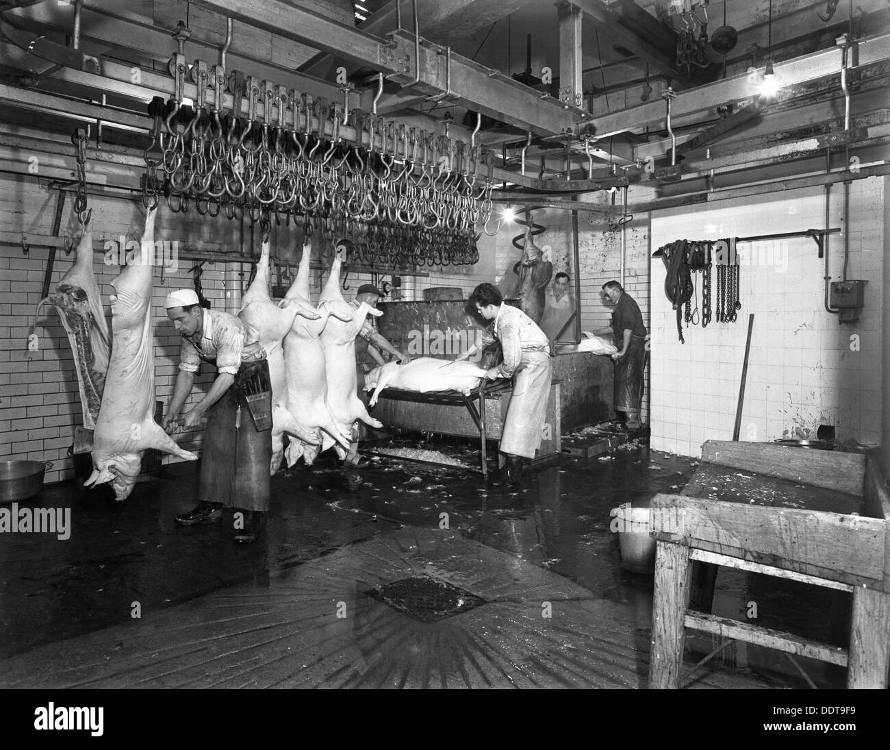 1950s factory work britain hi-res stock photography and images - Alamy