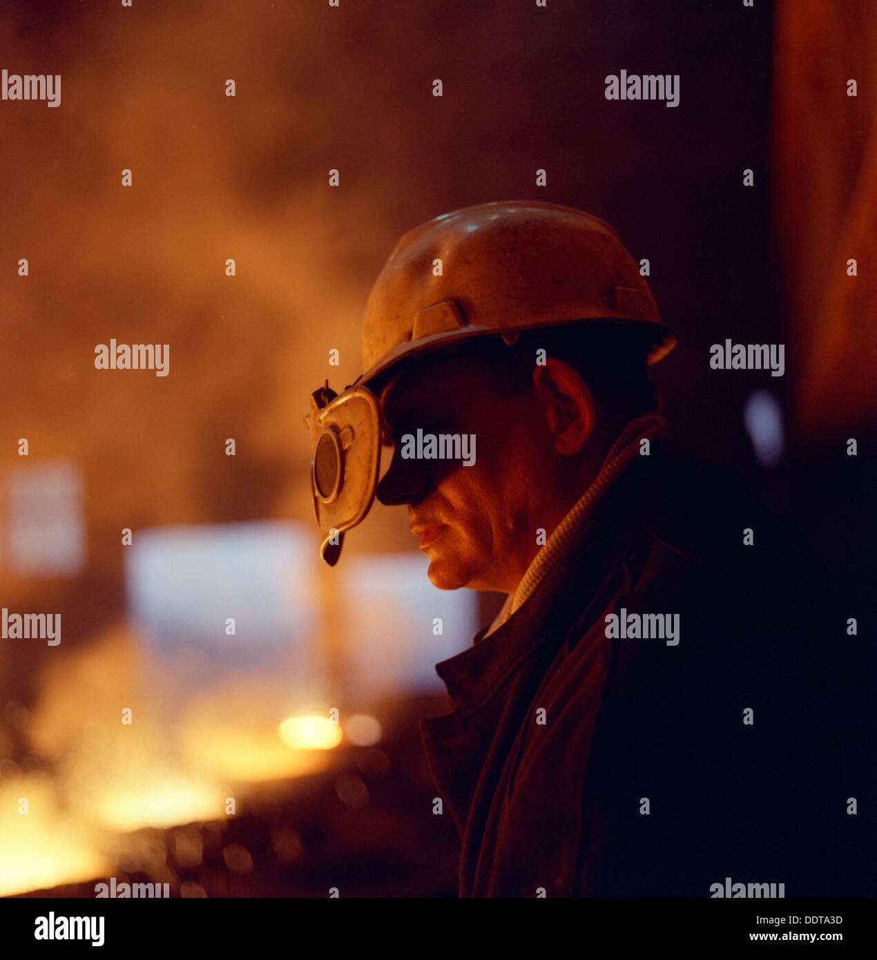 Steelworker, Newton Chambers, Chapeltown, Sheffield, South Yorkshire ...
