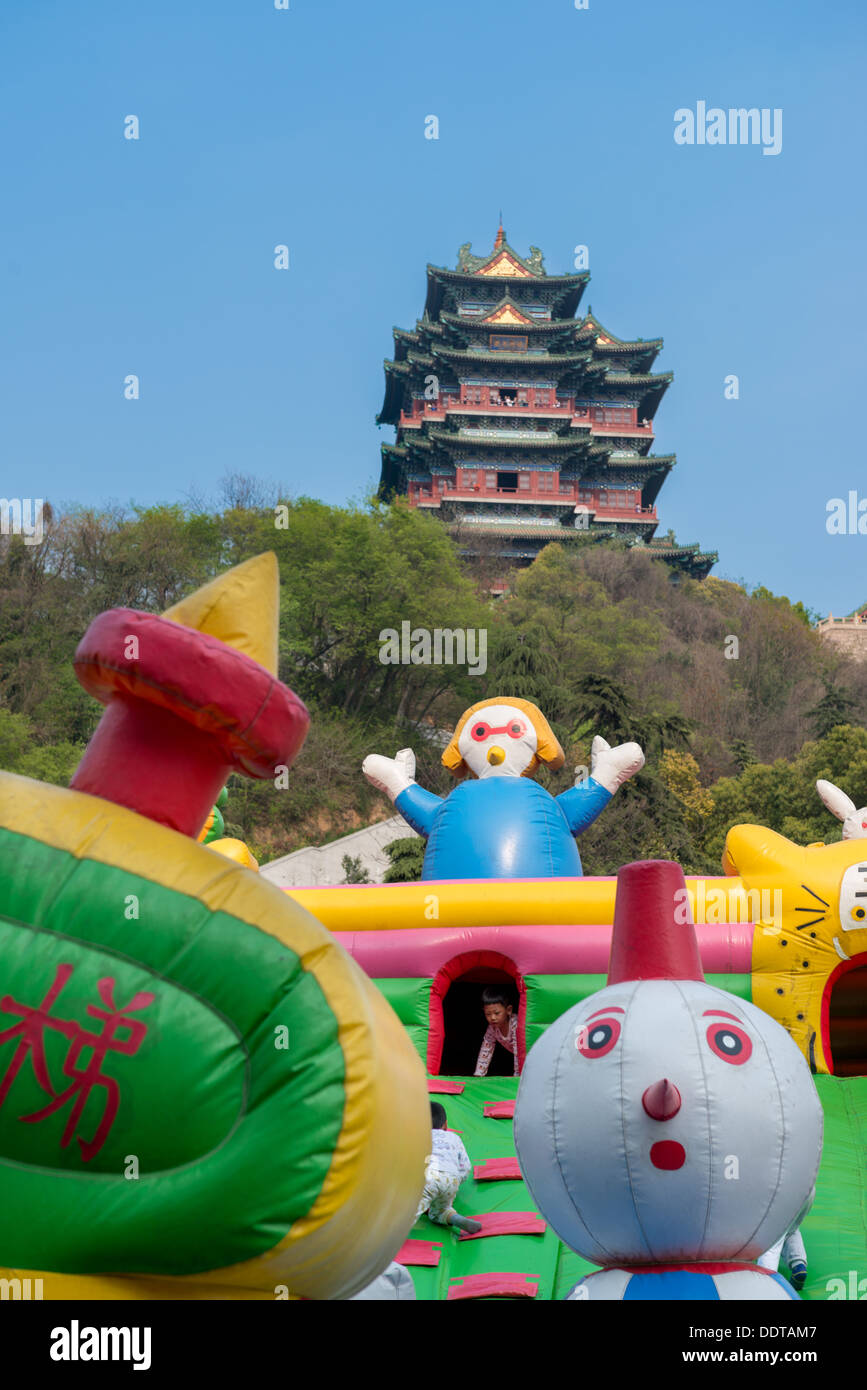 Lou temple hi-res stock photography and images - Alamy