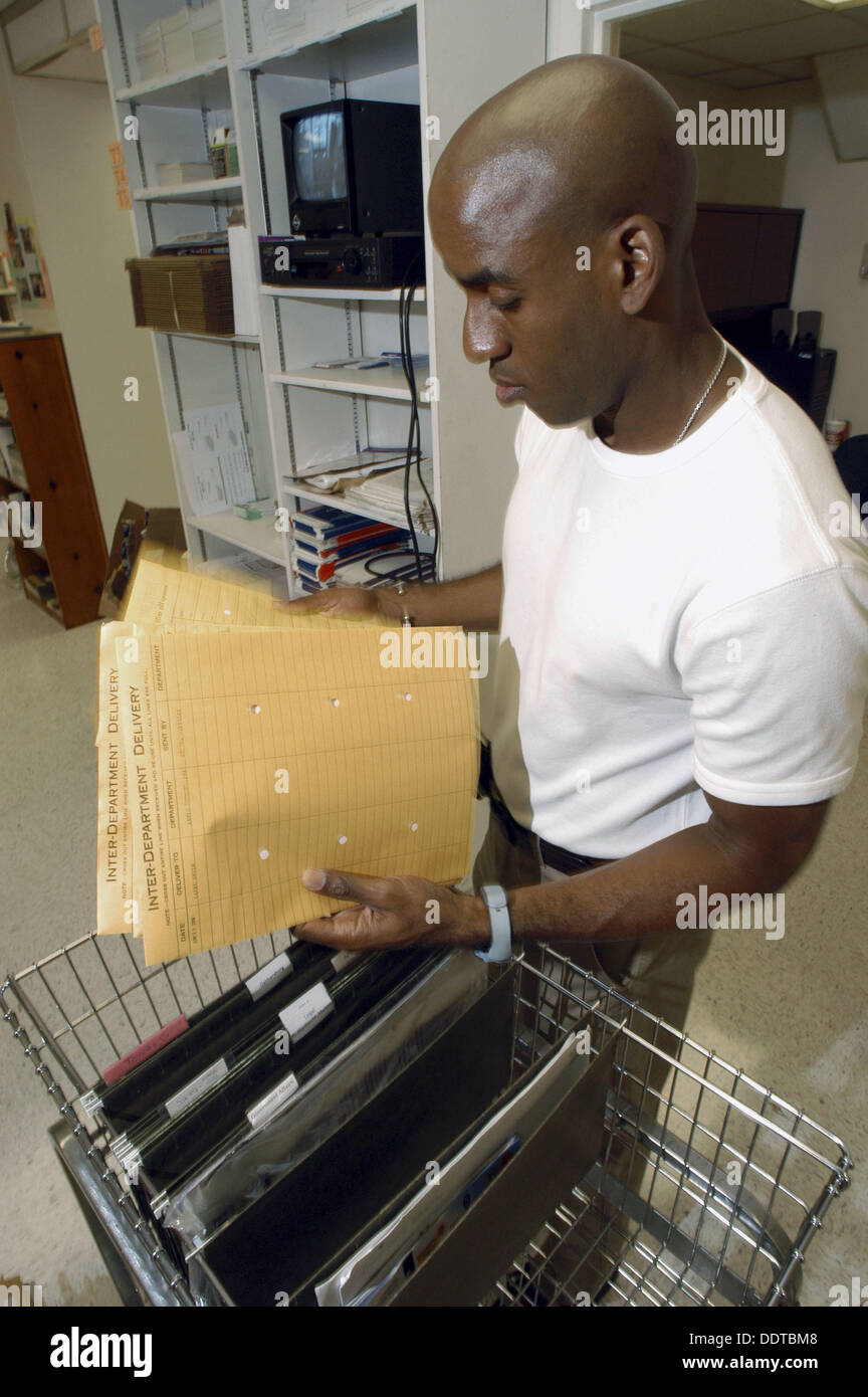 Internal mail hi-res stock photography and images - Alamy